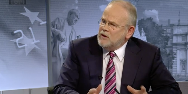 ‘Ná géillimis do dhioscúrsa an éadóchais maidir le tógáil clainne le ...