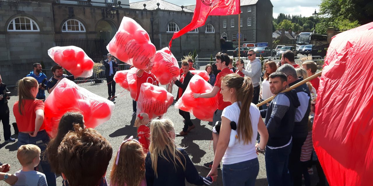 Cruinniú le Brokenshire á lorg ag an Dream Dearg – Tuairisc.ie