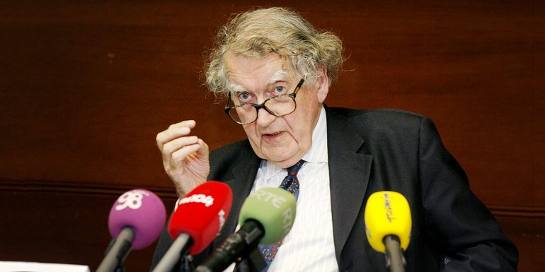 Maurice Hayes 1927- 2017: Is boichte an saol poiblí thuaidh agus theas ...