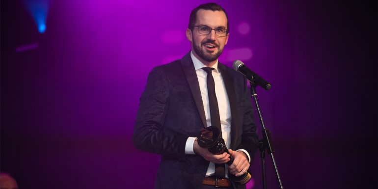 ‘Tá mé thar a bheith bródúil gur tháinig an corn cór, Corn Sheáin Uí ...