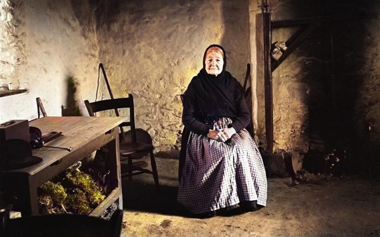 Comparáid déanta idir Peig Sayers agus James Joyce i dtaispeántas nua ...