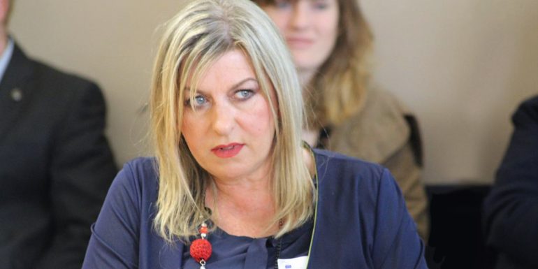 Ní shásóidh Sinn Féin go deo na ‘crogaill’ sna meáin a bhíonn ag síor ...