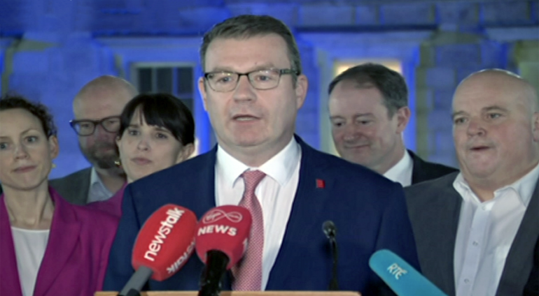 Alan Kelly ag éirí as ceannaireacht Pháirtí an Lucht Oibre – Tuairisc.ie