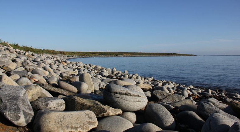 Níl fios cén damáiste atá á dhéanamh don fharraige i ngan fhios dúinn ...