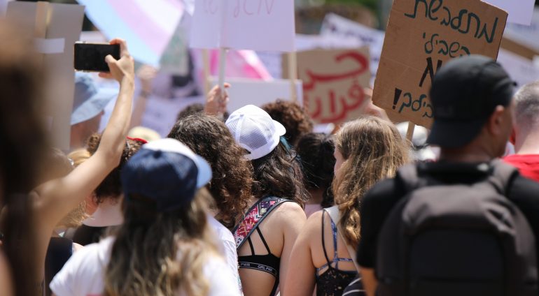 Ná déanaimis dearmad Lá Nollaig na mBan ar na cearta nach bhfuil bainte ...
