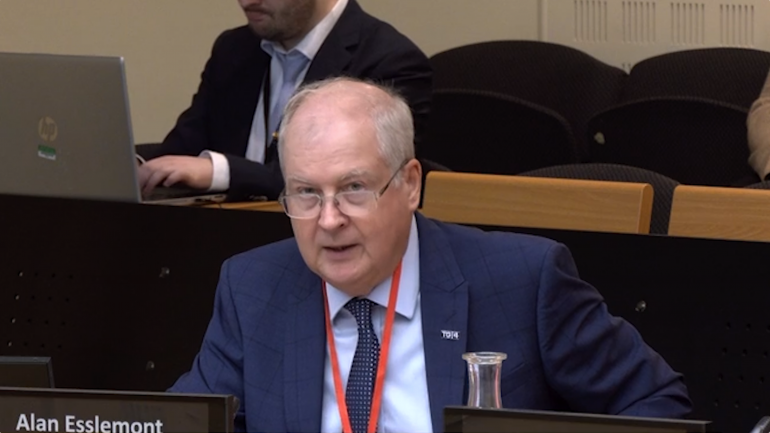 FÍSEÁN: An ‘scannal’ craoltóireachta ‘ba mheasa’ a bheadh ann dá ndéanfaí socrú nua maoinithe do ...