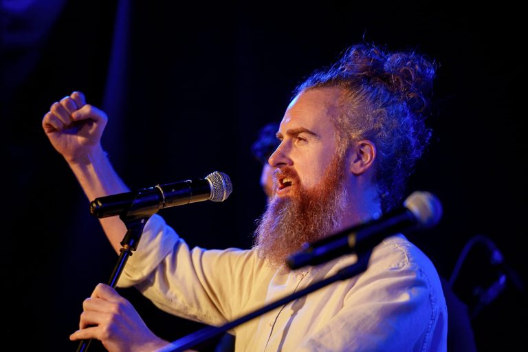 Gradaim cheoil NÓS bronnta i mBéal Feirste – Tuairisc.ie