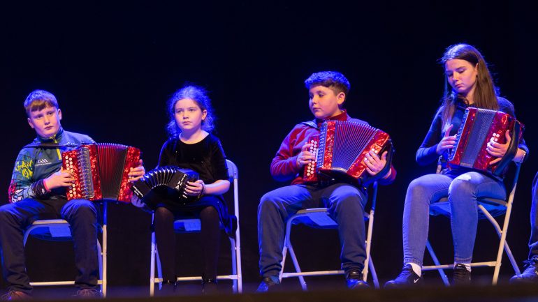 GAILEARAÍ: Craic is scoth na haisteoireachta ó scoileanna Gaeilge agus ...