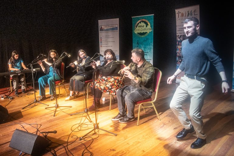 Cois Fharraige chomh bríomhar Gaelach céanna 50 bliain tar éis ...