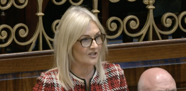 Verona Murphy tofa ina Ceann Comhairle sa Dáil, an chéad bhean riamh sa ...