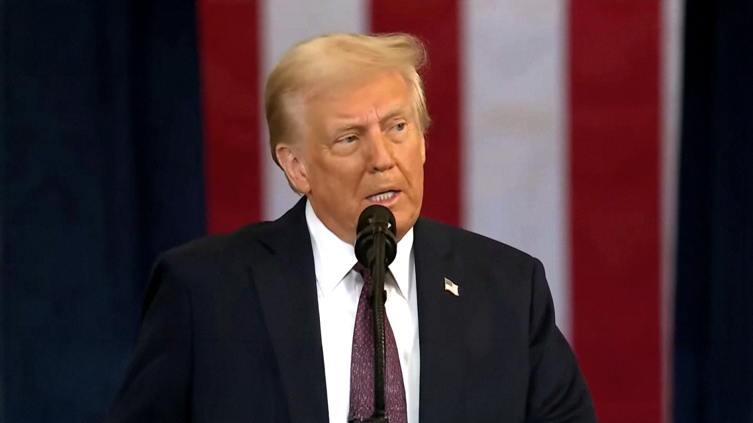Trump chun ‘sár teorann’ a chur go Minnesota tar éis do ghníomhairí ...