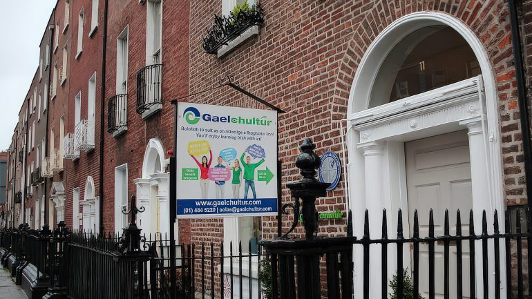 Roz Purcell agus Bernard Dunne cláraithe do ranganna Gaeilge – Tuairisc.ie